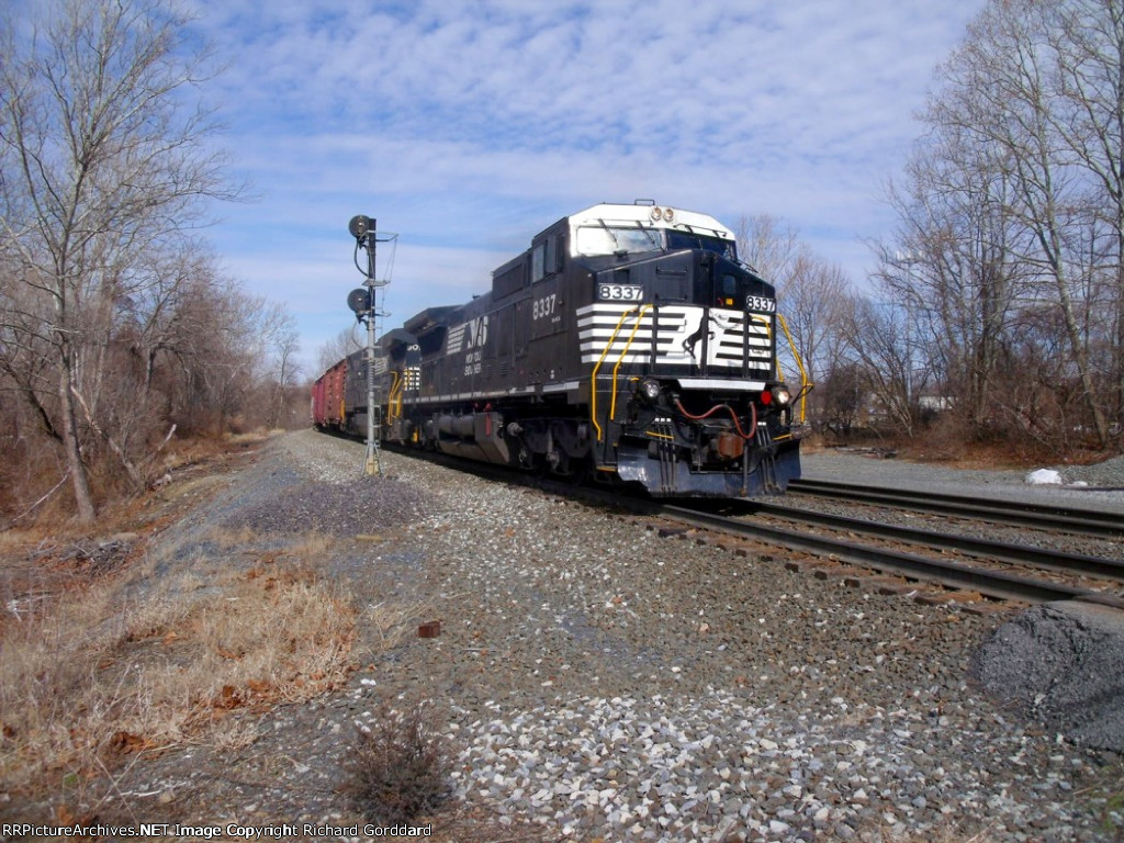 NS 8337 Southbound